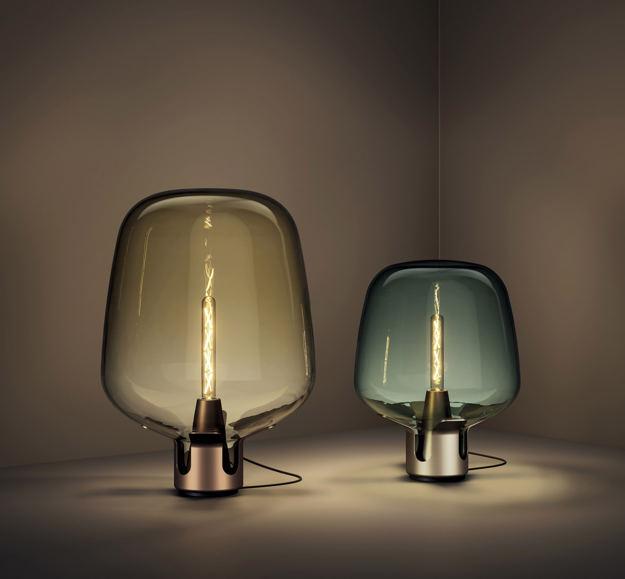 Designer Tischlampe Flar medium von Lodes